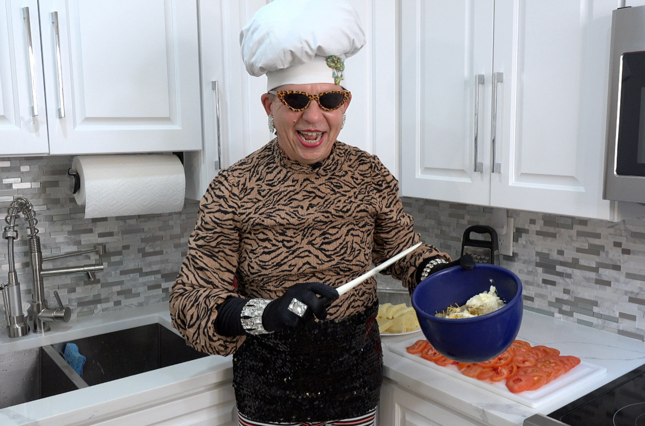 TABLE-TOPS FOR BOTTOMS - A Conversation with Miss Rhoda Rage - OCQ